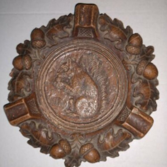 Syroco | Art | Vintage Syroco Wood Ashtray Squirrel Acorn Nuts Office ...